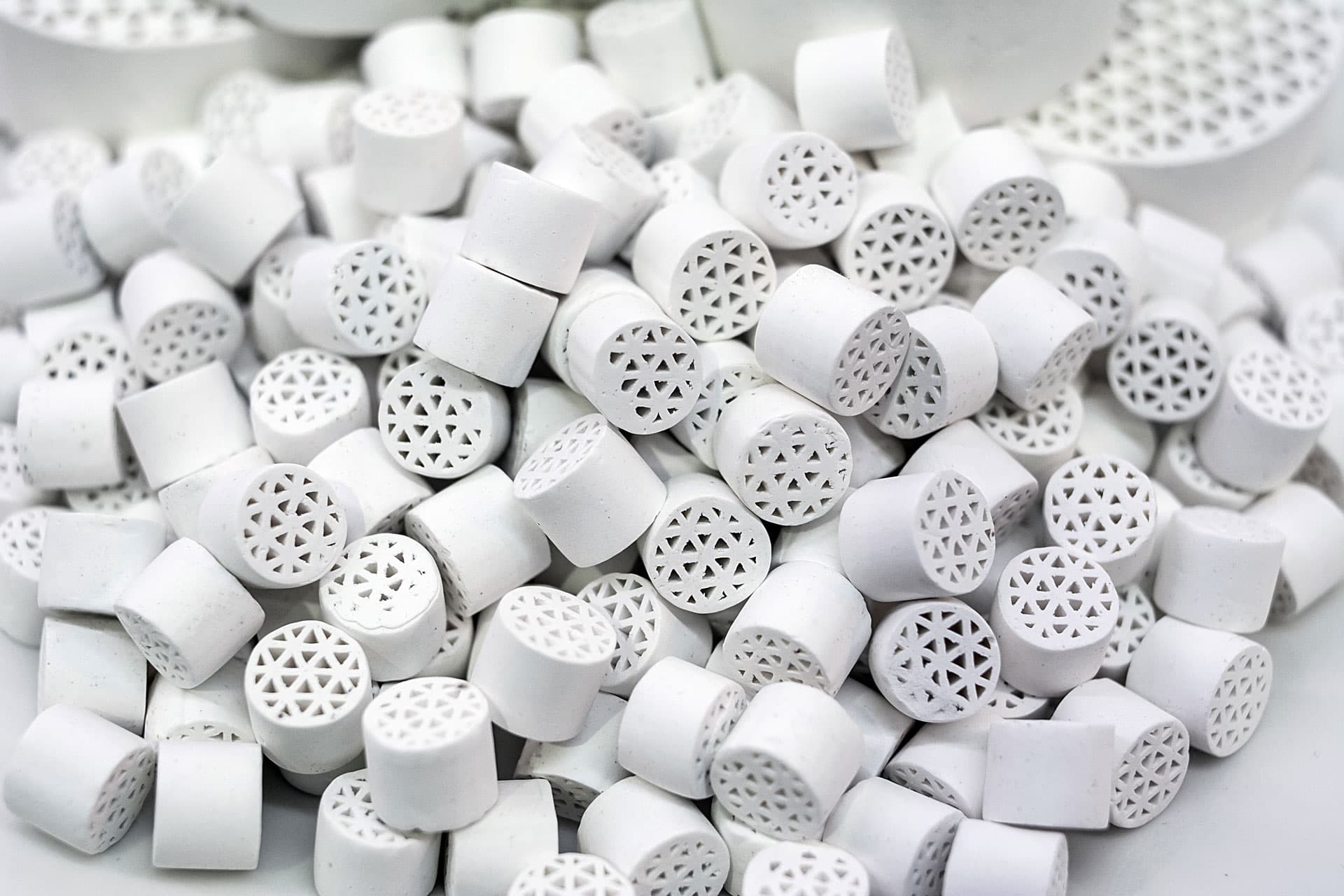 Markets > Ceramics > Refractories > DARVAN® Dispersing Agent ...